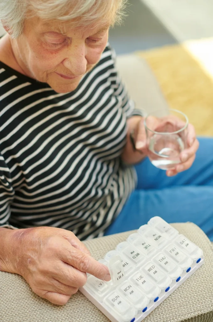 Medication Reminders for Seniors: Simple and Effective Tips - DG ...